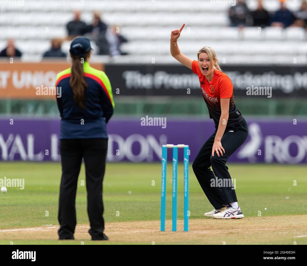 Lauren glocke -Fotos und -Bildmaterial in hoher Auflösung – Alamy