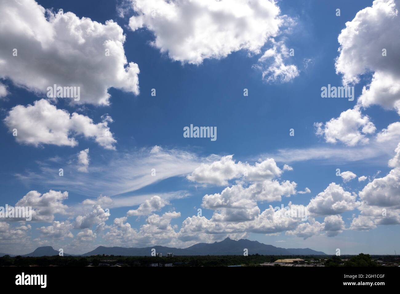 Gunung kubah nationalpark -Fotos und -Bildmaterial in hoher Auflösung ...