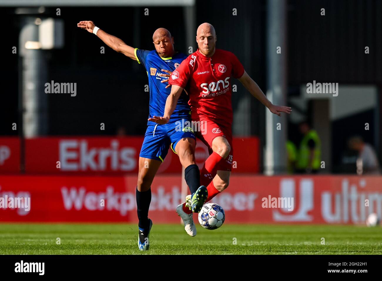 ALMERE, NIEDERLANDE - 4. SEPTEMBER: Kay Tejan von OSS UND Daniel ...