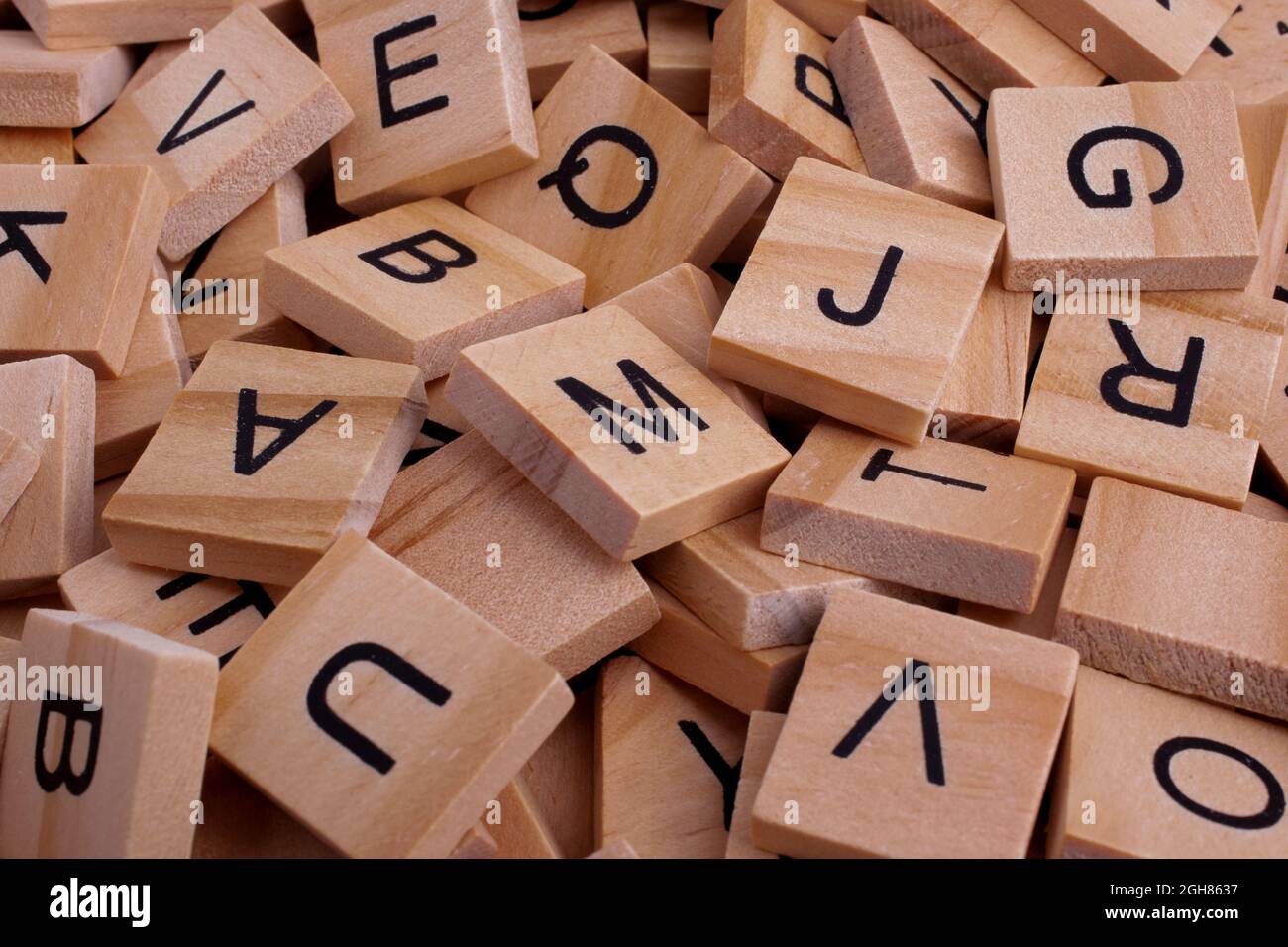 Wooden alphabet block -Fotos und -Bildmaterial in hoher Auflösung – Alamy