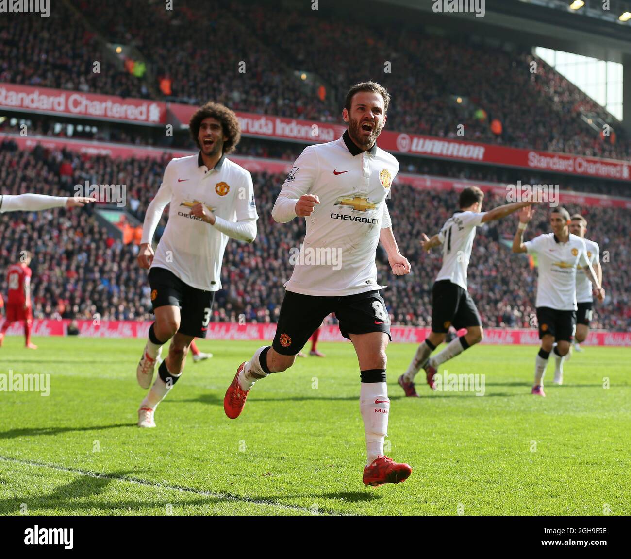 Juan Mata von Manchester United feiert sein spektakuläres zweites Tor ...