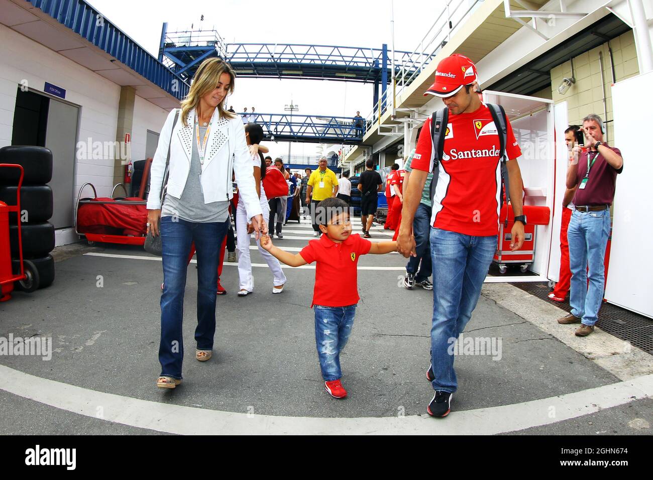Ferrari seine frau rafaela bassi -Fotos und -Bildmaterial in hoher ...