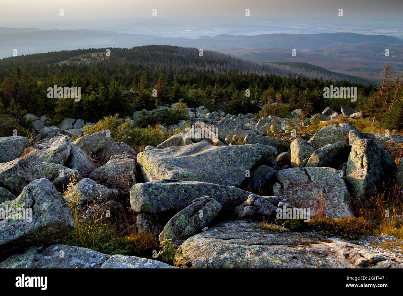 Brocken granit -Fotos und -Bildmaterial in hoher Auflösung – Alamy
