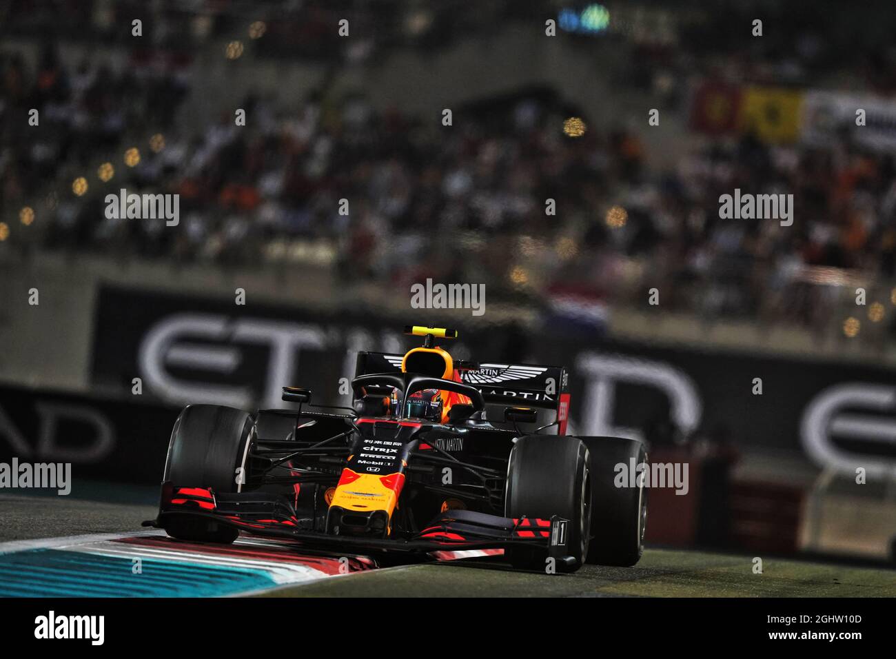 Alexander Albon (THA) Red Bull Racing RB15. 01.12.2019. Formel-1 ...
