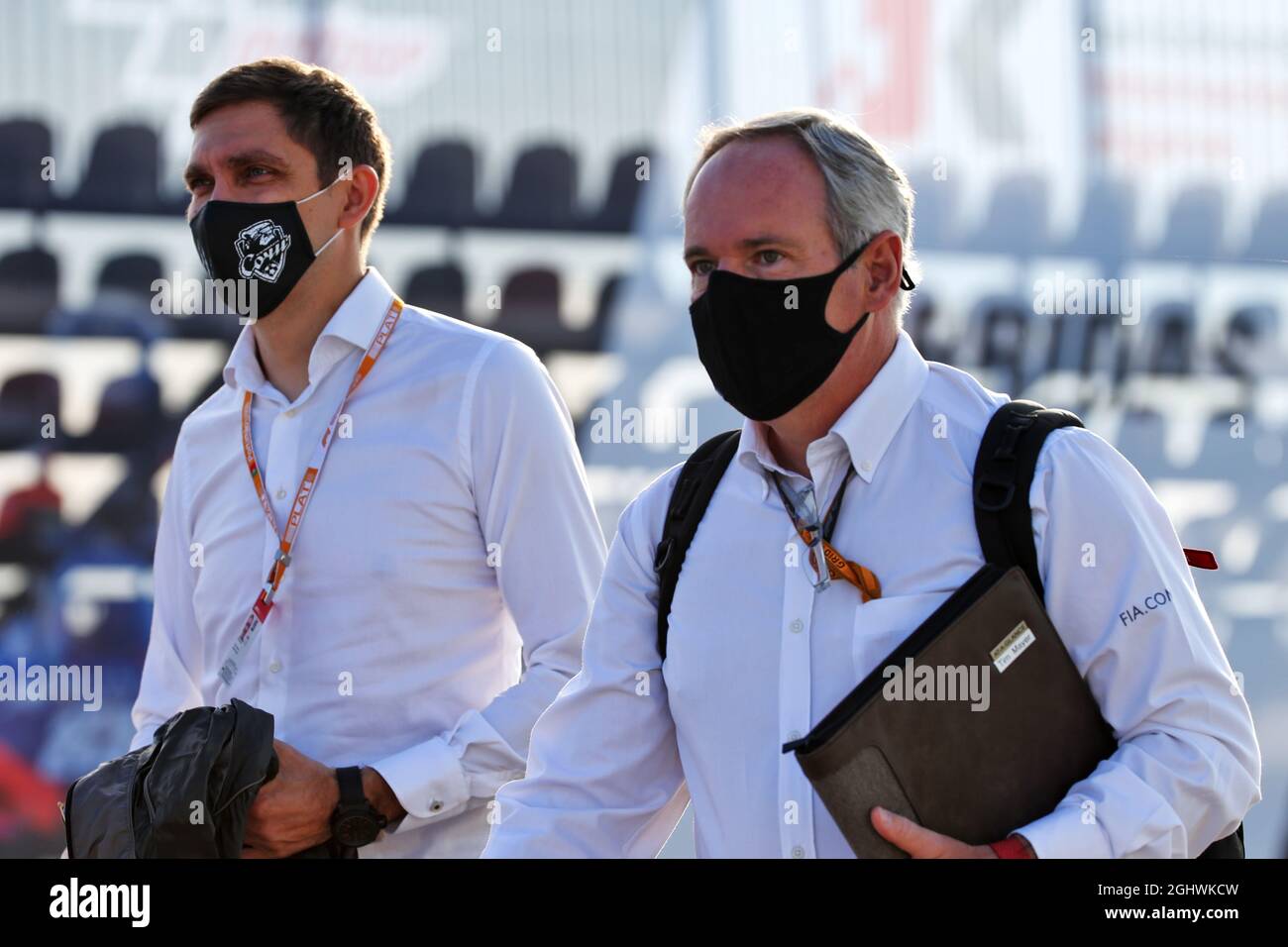 Tim Mayer (USA) FIA Steward mit Vitaly Petrov (RUS) FIA Steward. 23.10. ...