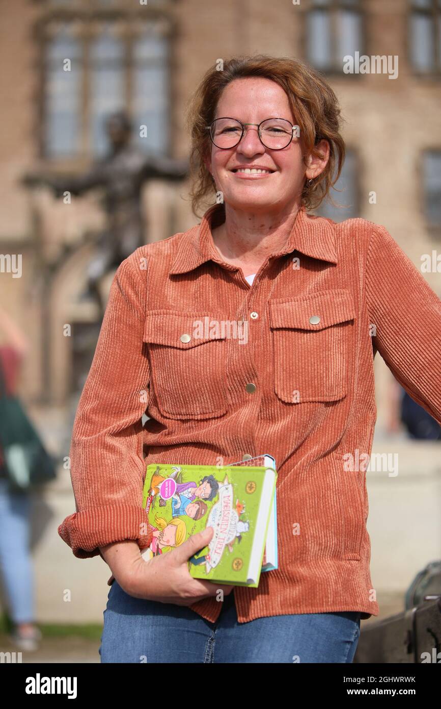 07. September 2021, Sachsen-Anhalt, Wernigerode: Kinderautorin Margit ...