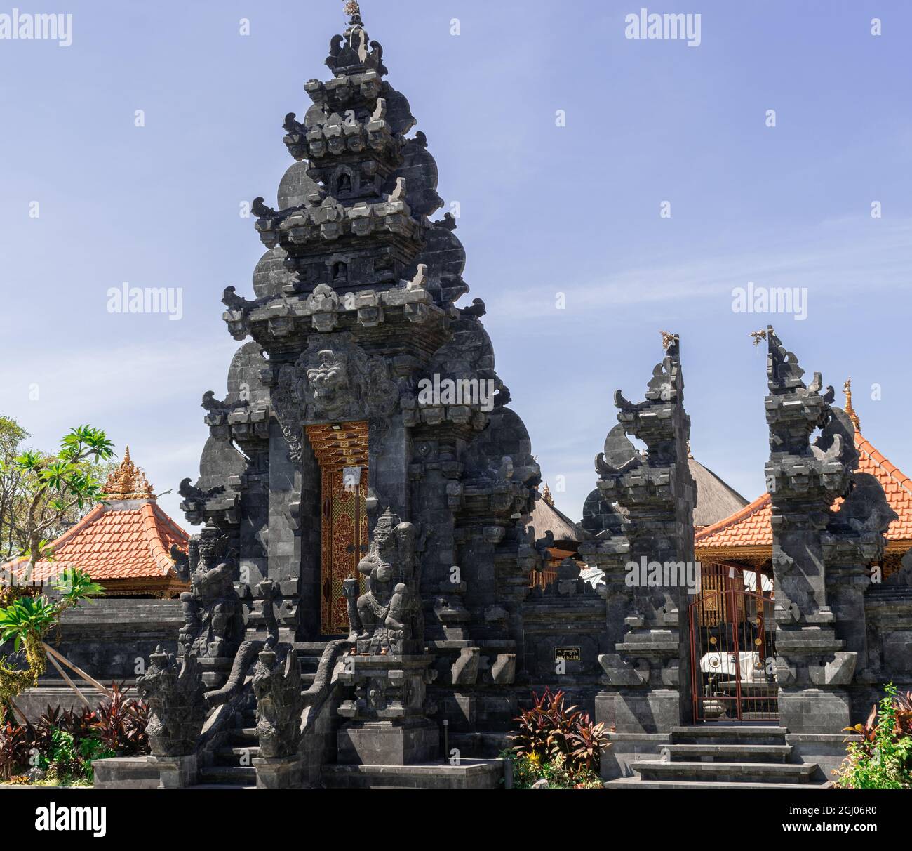 Balinesischer hindu tempel -Fotos und -Bildmaterial in hoher Auflösung ...
