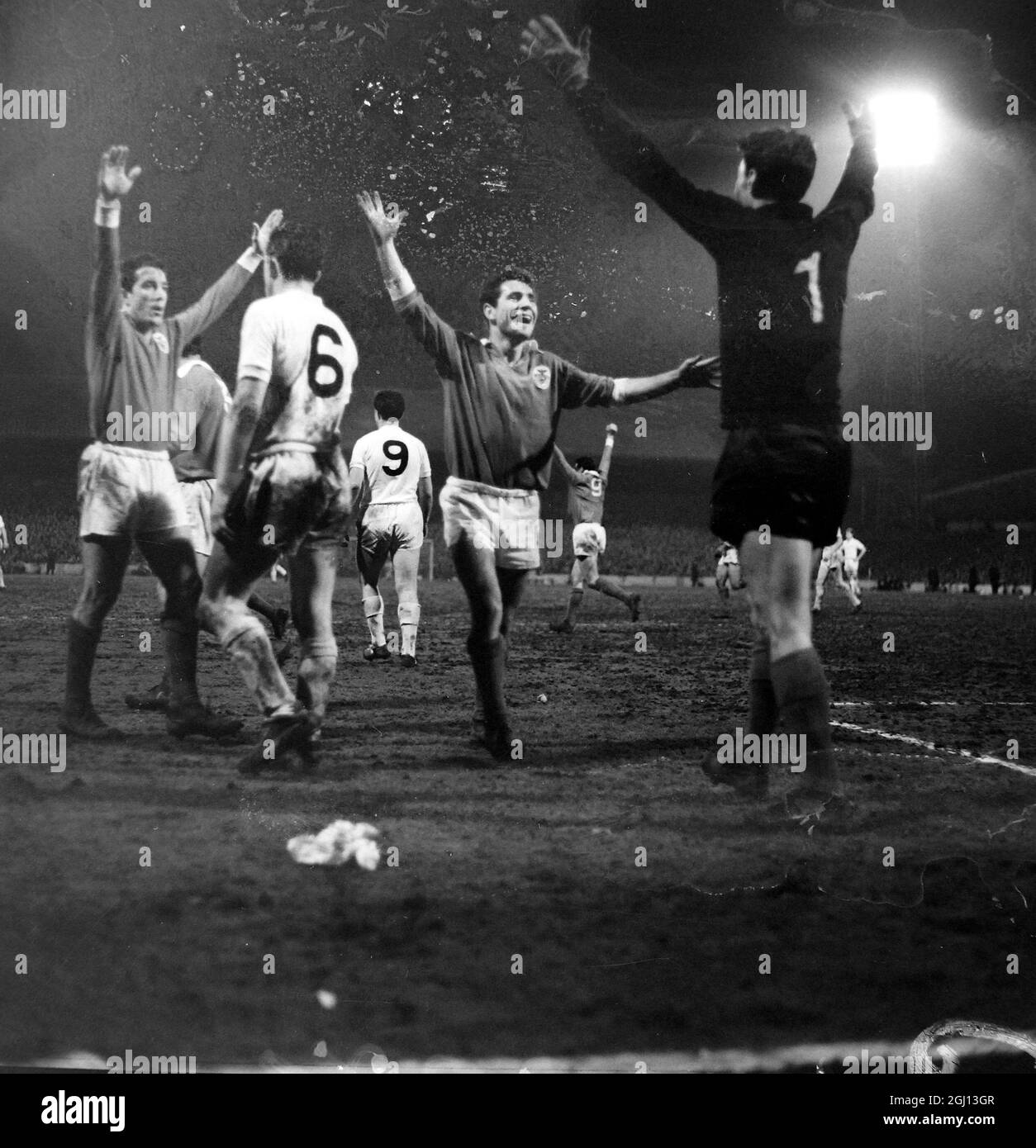 Terry medwin fußball -Fotos und -Bildmaterial in hoher Auflösung – Alamy