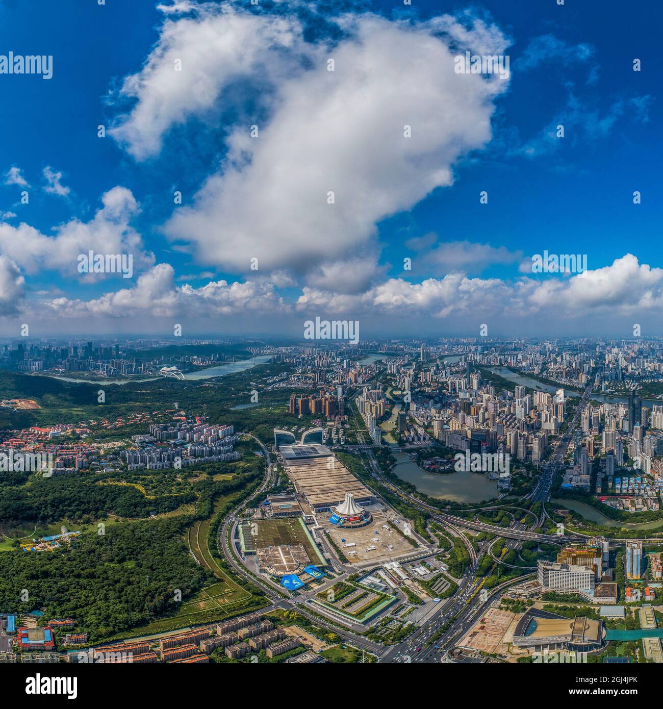 NANNING, CHINA - 7. SEPTEMBER 2021 - Luftaufnahme aus dem ...