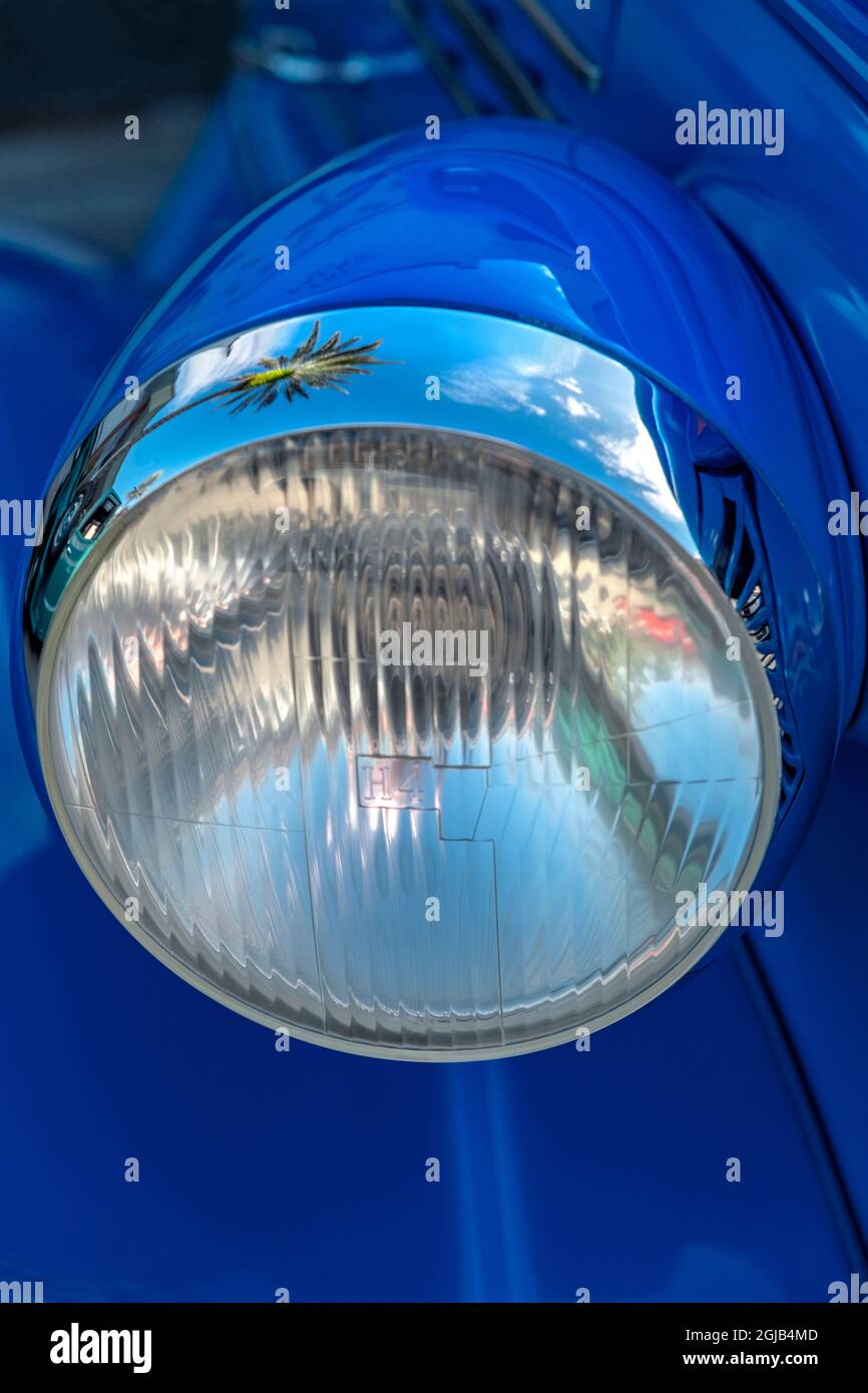 Classic car headlight -Fotos und -Bildmaterial in hoher Auflösung – Alamy