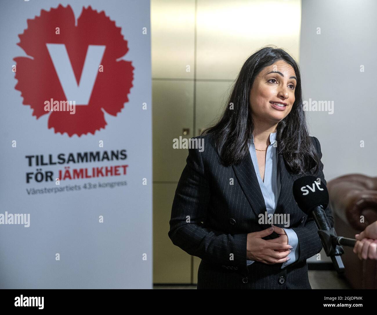 Nooshi dadgostar -Fotos und -Bildmaterial in hoher Auflösung – Alamy