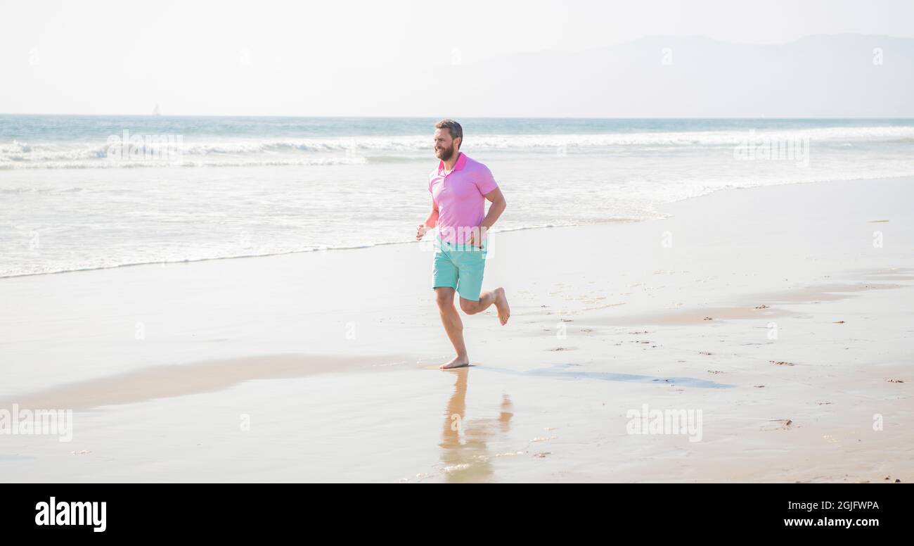 Sportler barfuss -Fotos und -Bildmaterial in hoher Auflösung – Alamy