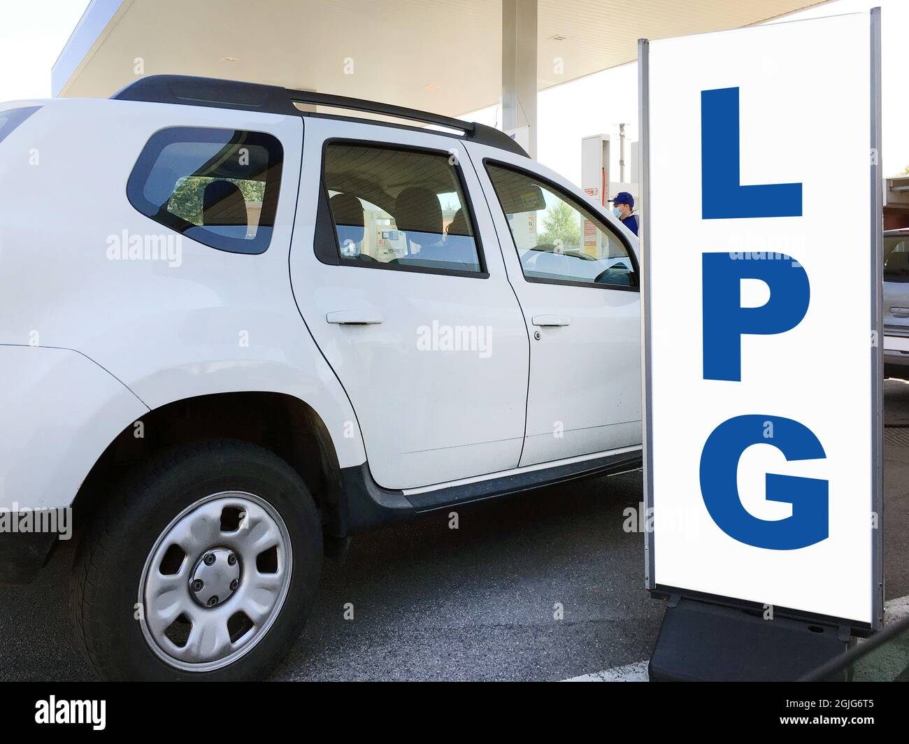 LPG-/GPL-Tankstelle. Füllstation mit Pumpen. Treibgas-Zapfsäulen Alternativer Treibstoff, CNG ...