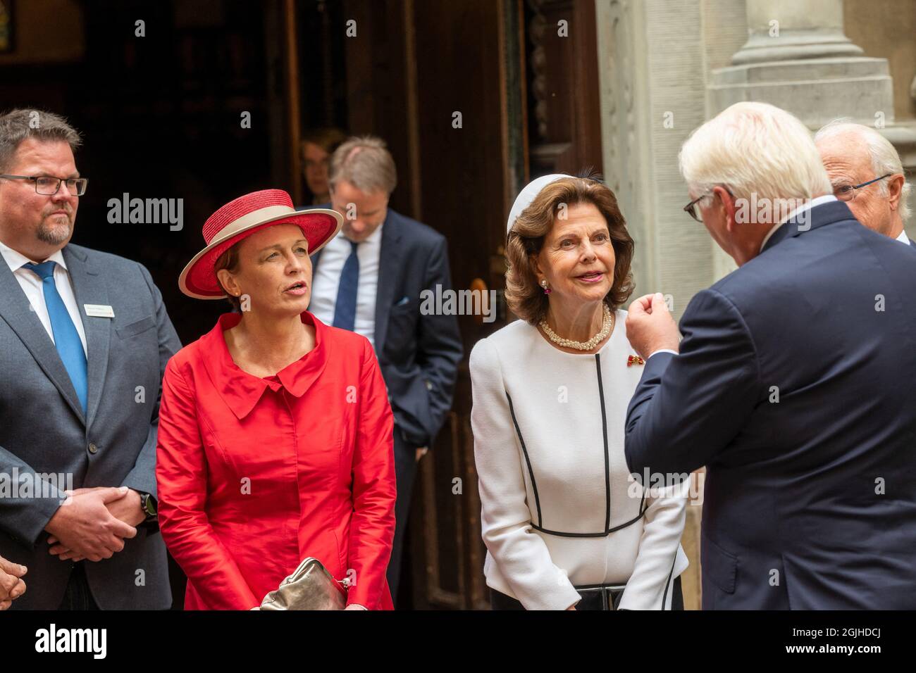 Bundespräsident Frank-Walter Steinmeier, Frau Elke Budenbender, König ...