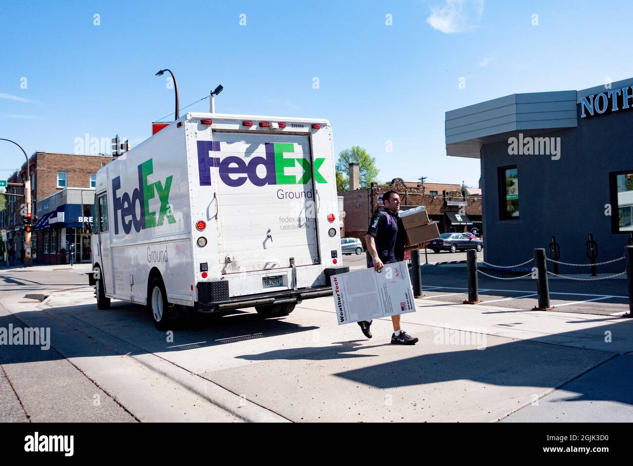 Fedex lkw -Fotos und -Bildmaterial in hoher Auflösung – Alamy