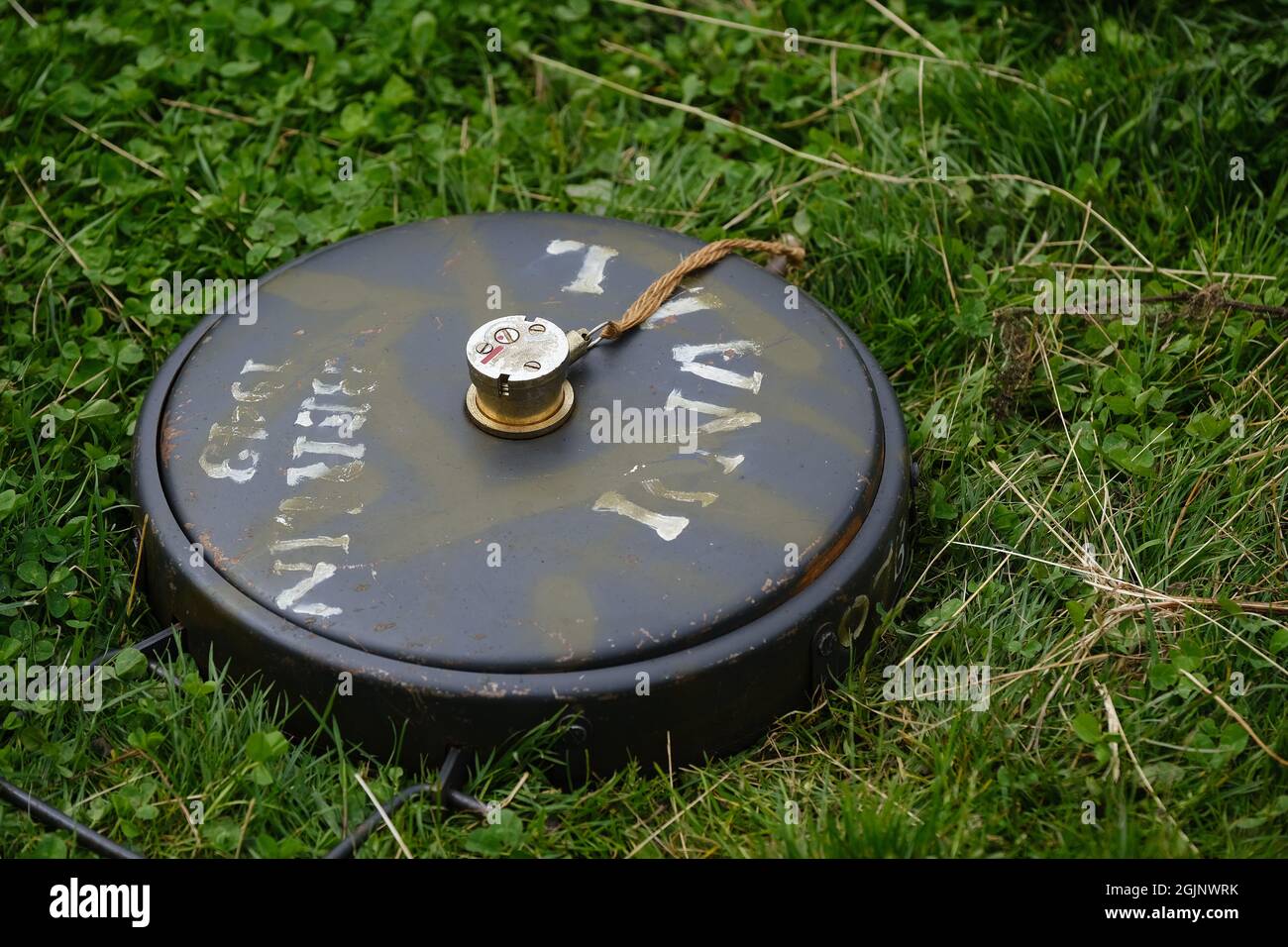 Land mine -Fotos und -Bildmaterial in hoher Auflösung – Alamy