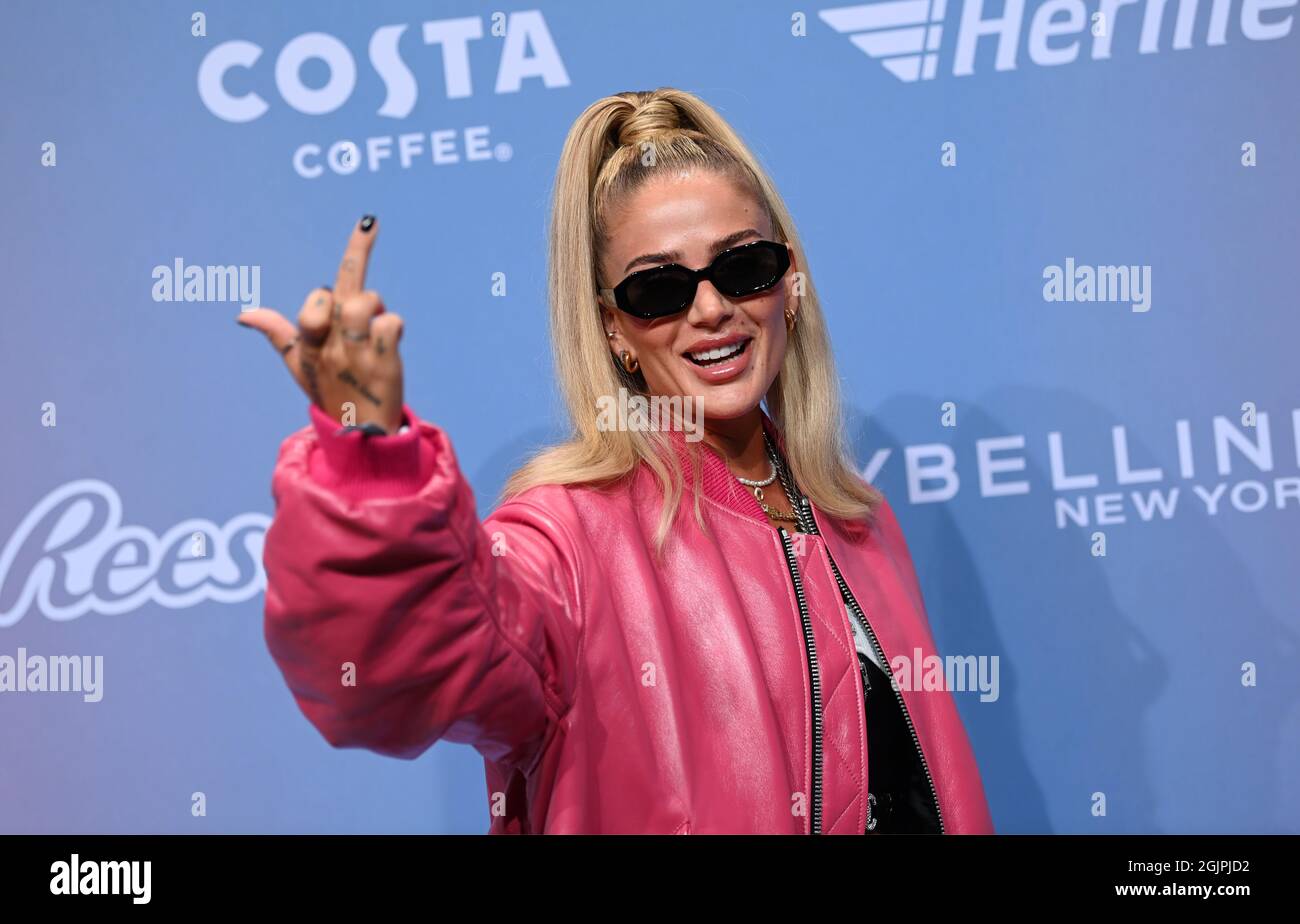 Loredana rapperin -Fotos und -Bildmaterial in hoher Auflösung – Alamy