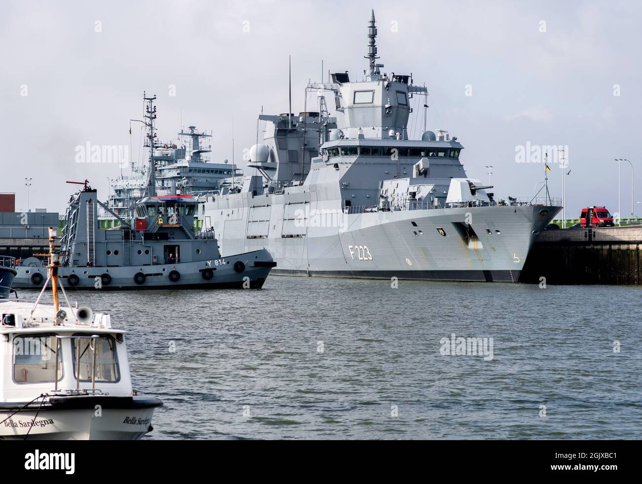 11. September 2021, Niedersachsen, Wilhelmshaven: Die Fregatte ...