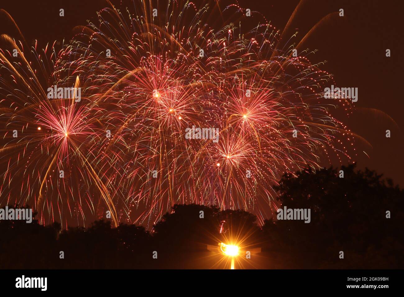 Feux dartifice paris -Fotos und -Bildmaterial in hoher Auflösung – Alamy