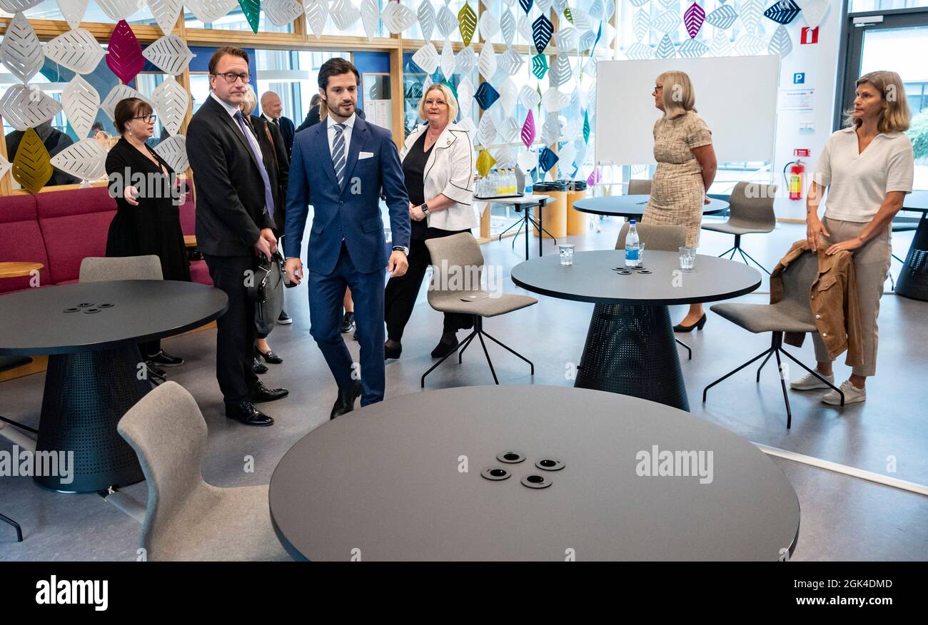 Helena Morgonskold und der schwedische Prinz Carl Philip treffen ...