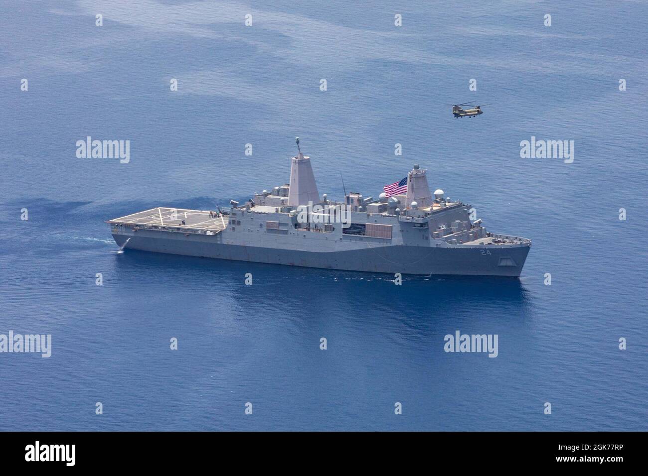 210822-N-PC065-1347 KARIBISCHES MEER - (AUG 22, 2021) -- das ...