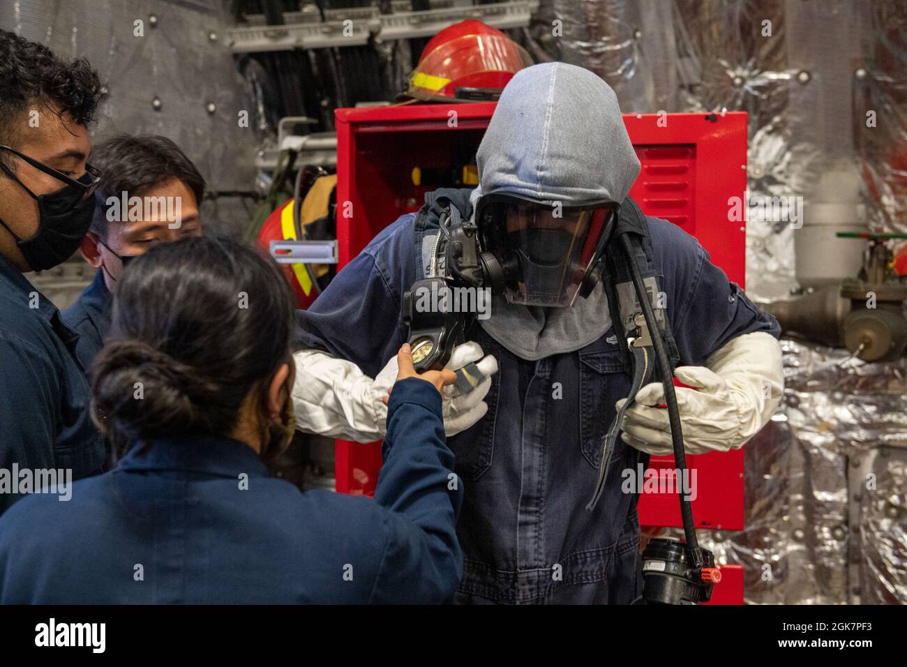 APRA HARBOUR, Guam (Aug 28, 2021) Seeleute, die dem Litoral Combat Ship ...