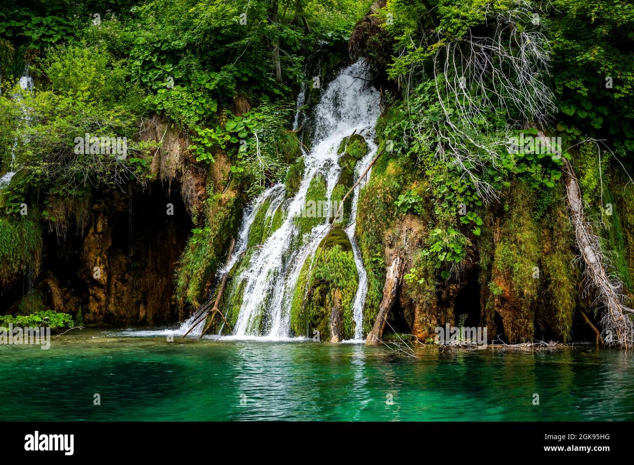 Schöne seen -Fotos und -Bildmaterial in hoher Auflösung – Alamy