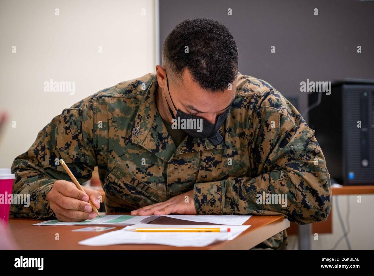 210303-N-WF272-1041 NEUE BURG, D.A. (4. März 2021) Hospital Corpsman 2 ...