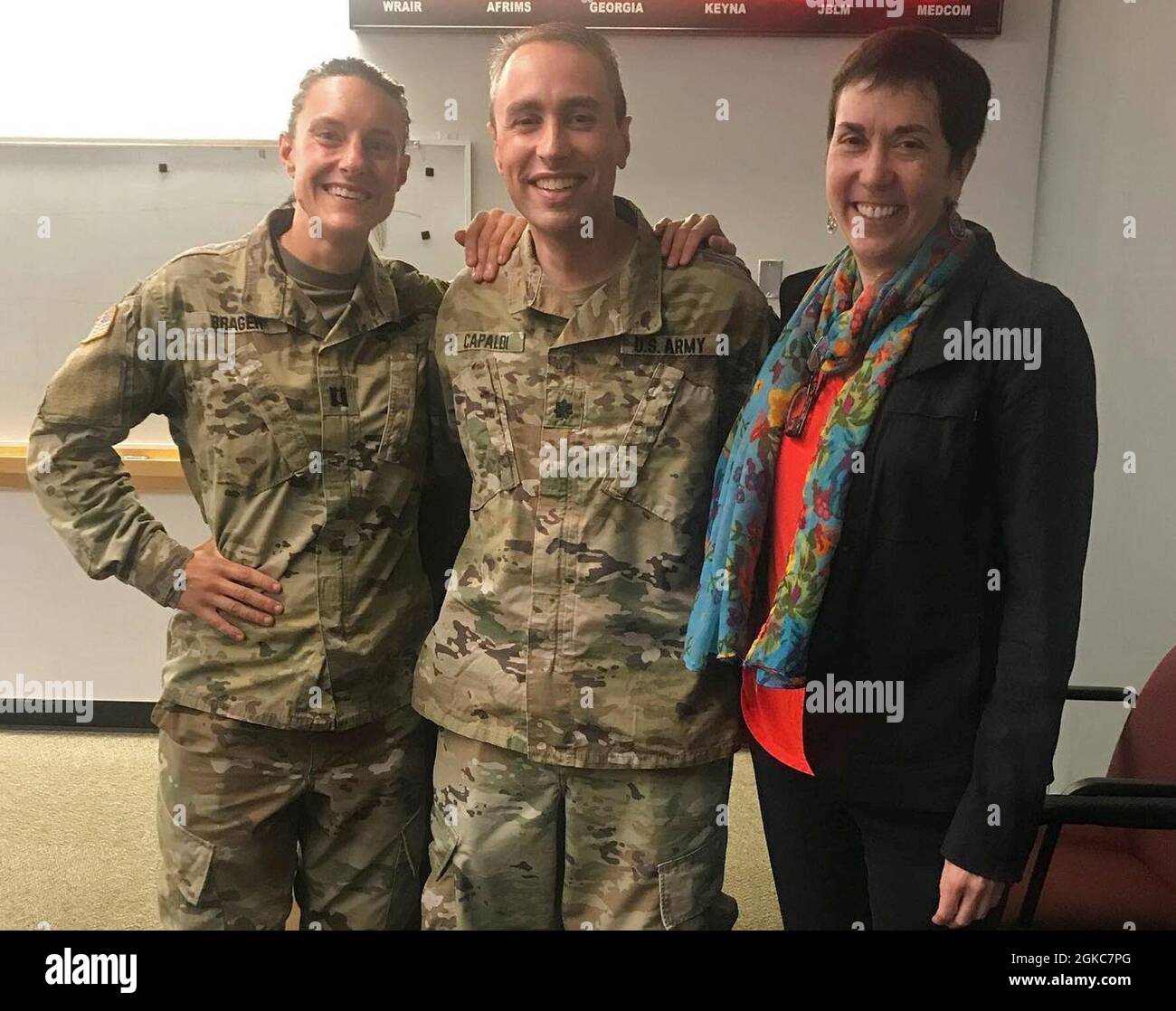 Dr. Amy Adler (rechts) betreute Maj. Allison Brager (links), als Brager ...
