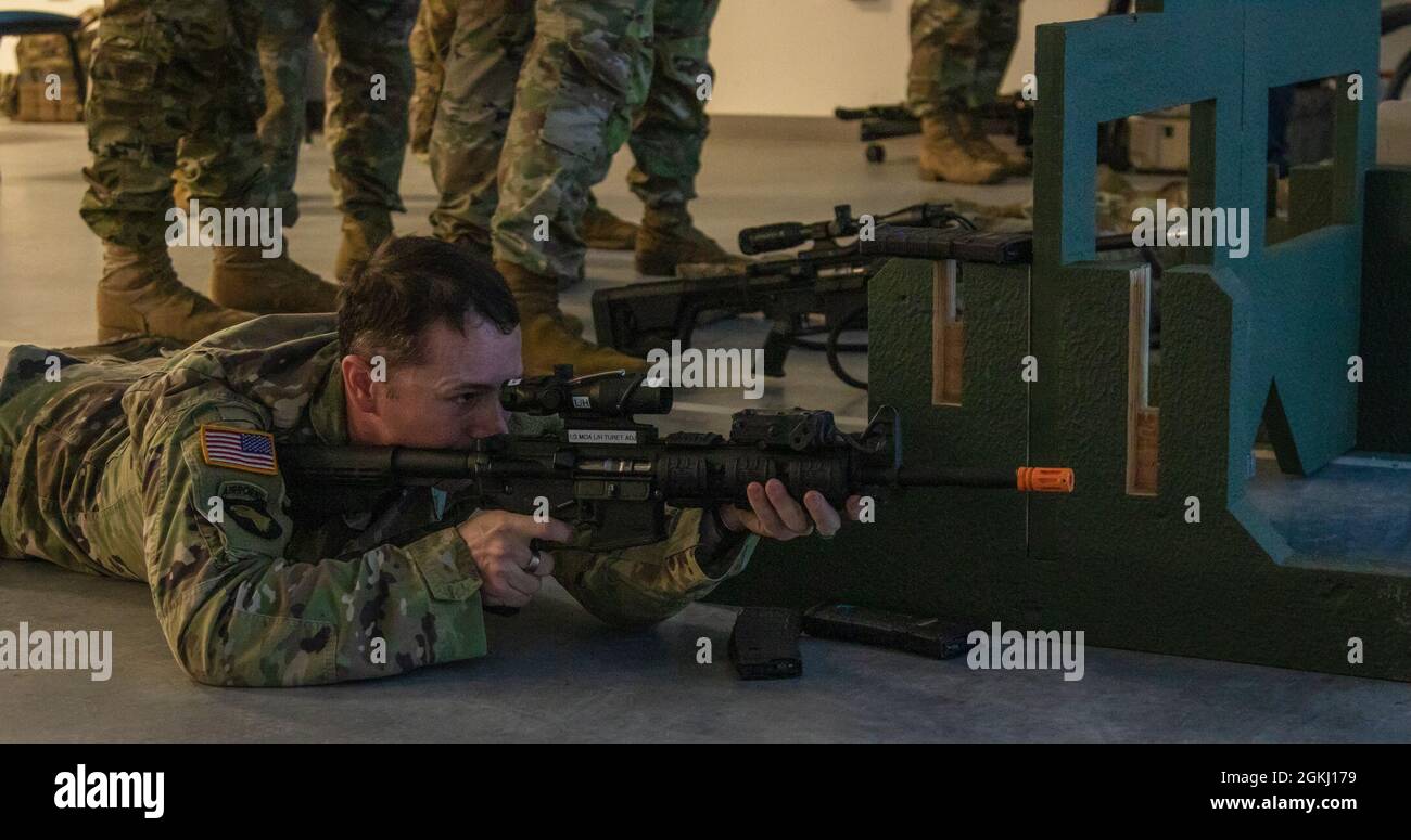 Laser shot simulator -Fotos und -Bildmaterial in hoher Auflösung – Alamy