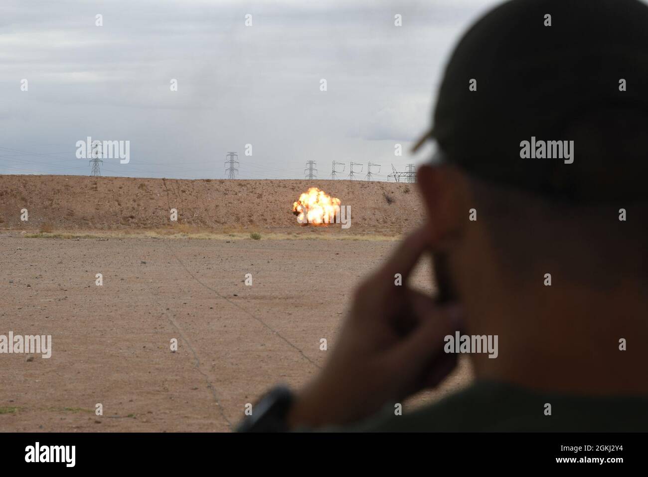 Erfolgreiche detonation -Fotos und -Bildmaterial in hoher Auflösung – Alamy