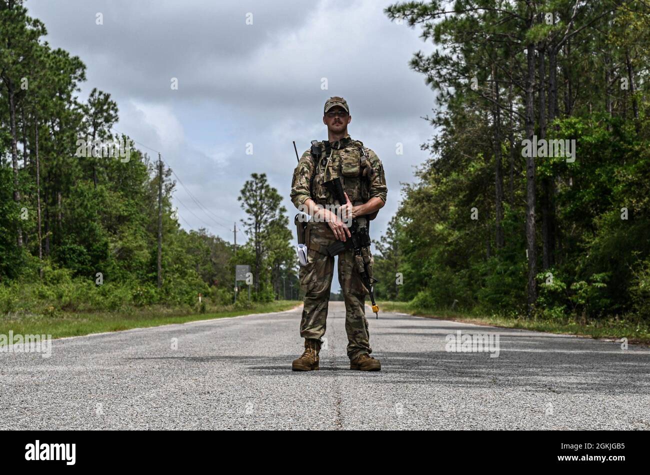 Der Flieger First Class Noah Jansson, Mitglied des Feuerwehrteams, 822 ...