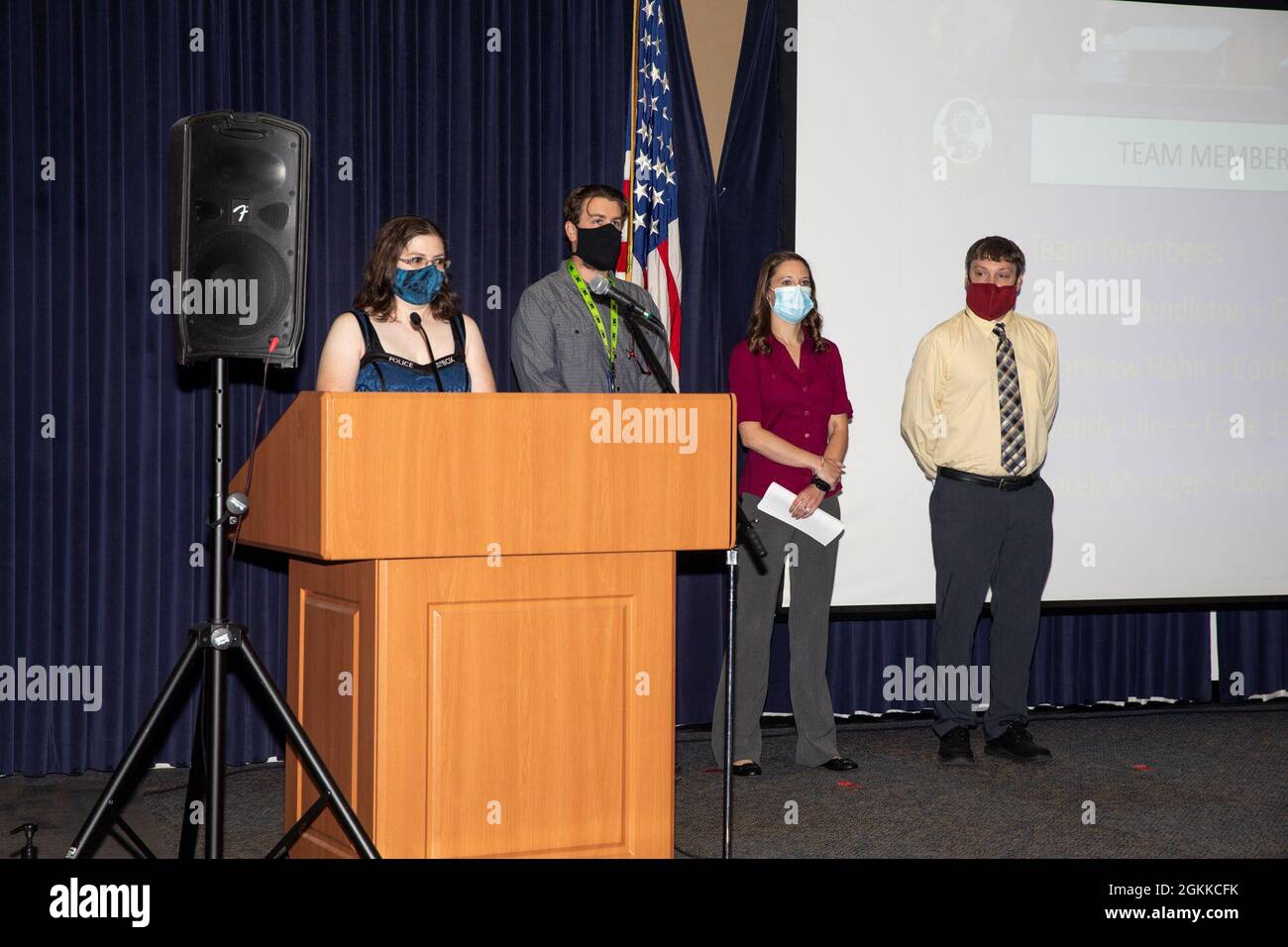 Die Mitarbeiter von Norfolk Naval Shipyard (NNSY), Victoria Pendleton, Derek Metzger, Wendy ...