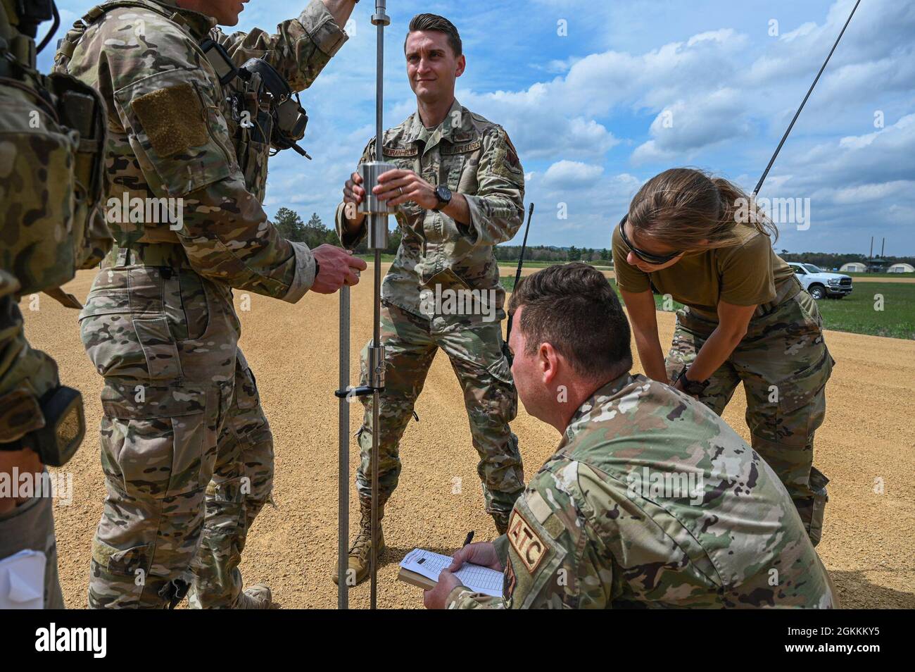 US Air Force Special Tactics Operators trainieren multicapable Airmen ...