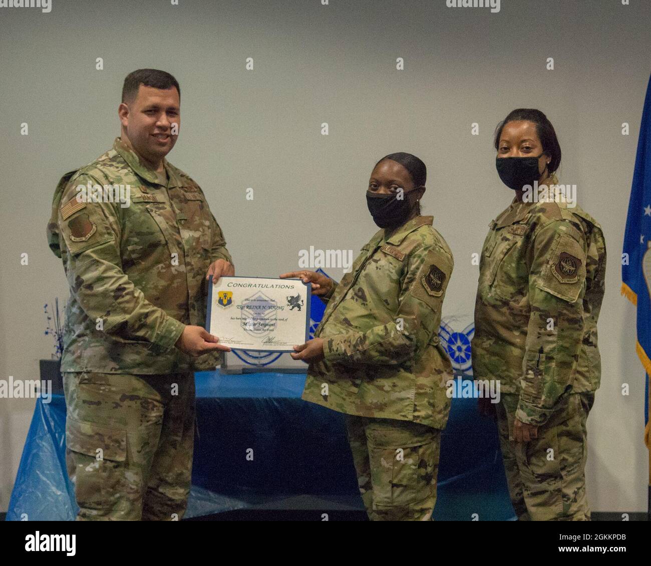 Technische Abteilung der US-Luftwaffe Reina Young, 43. Militärflugplatz ...