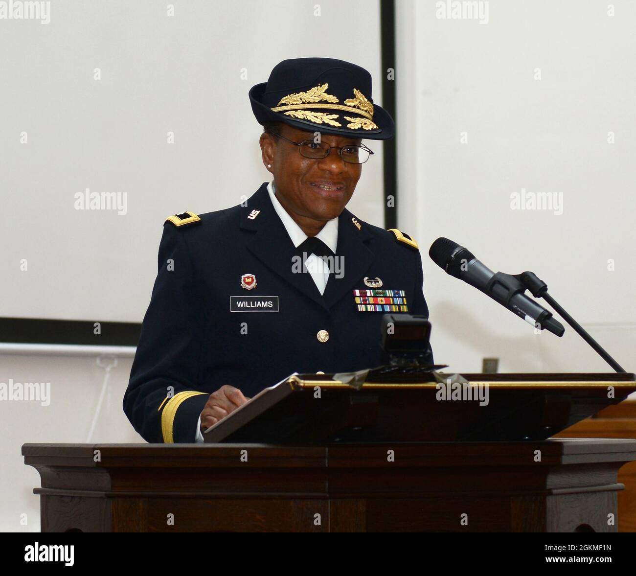 US Army Brig. Gen. Wanda Williams, Stellvertretende Generalkommandantur ...