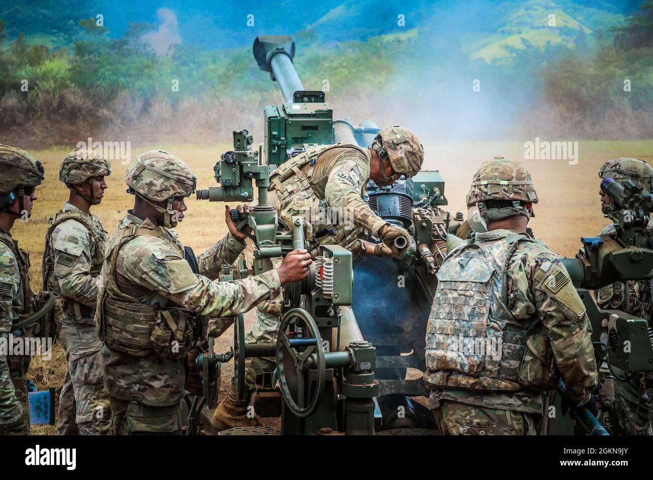 Schofield Barracks, HI – Soldiers from 1st Platoon, Charlie Battery ...