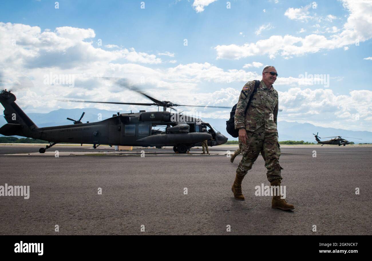 Der Oberst der US-Armee, Steven Gventer, Kommandant der Joint Task ...