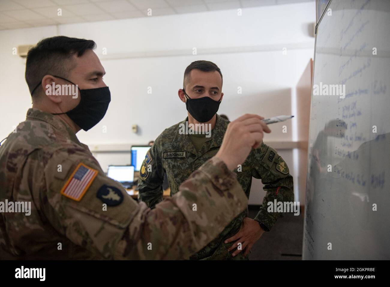 US Army LT. Col. Gene Harrigan, der Leiter des Teams für defensive ...