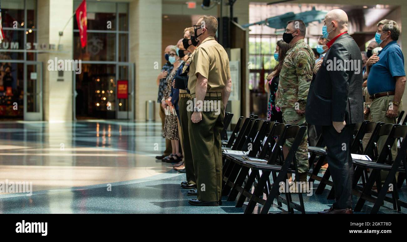 Die Angehörigen und Freunde des U.S. Marine Corps LT. Col. Amanda A ...