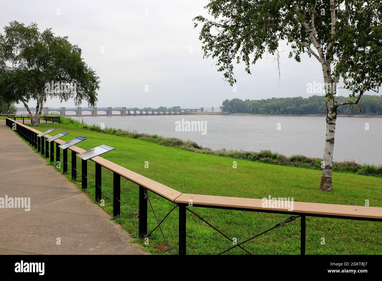 Der Park des Dresbach Welcome Center am Mississippi entlang der ...
