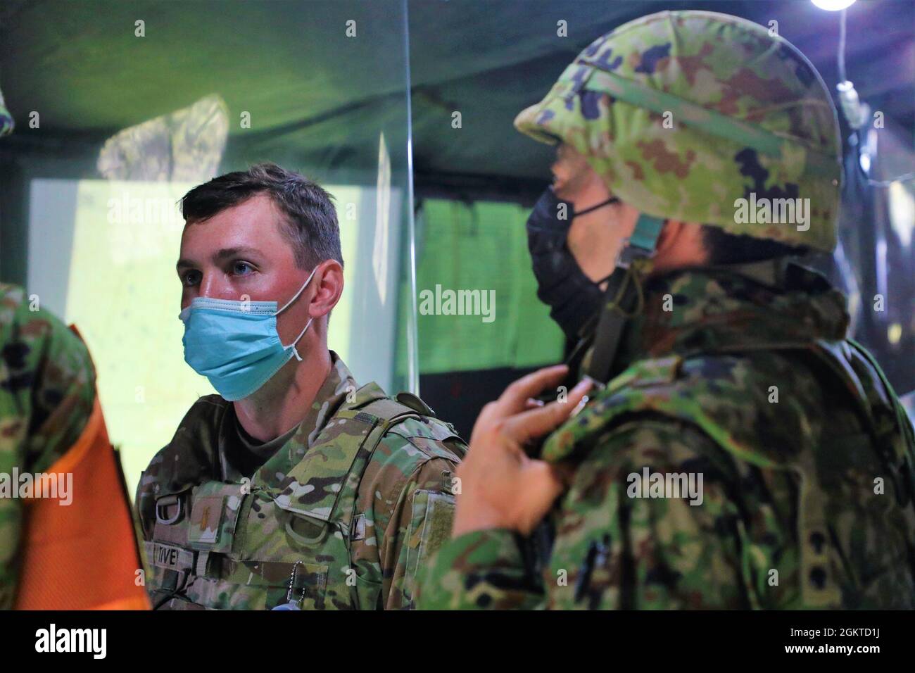 Maj. Gen. Laura Yeager, Kommandantin der 40. Infanterie-Division ...