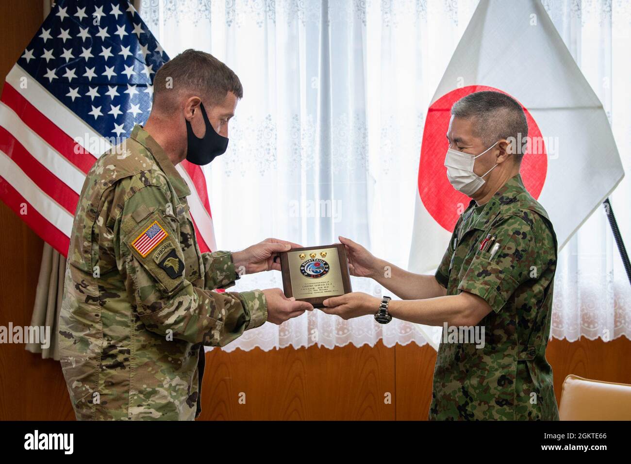 Brig. General Joel Vowell, Kommandeur der US-Armee Japan, führt während ...