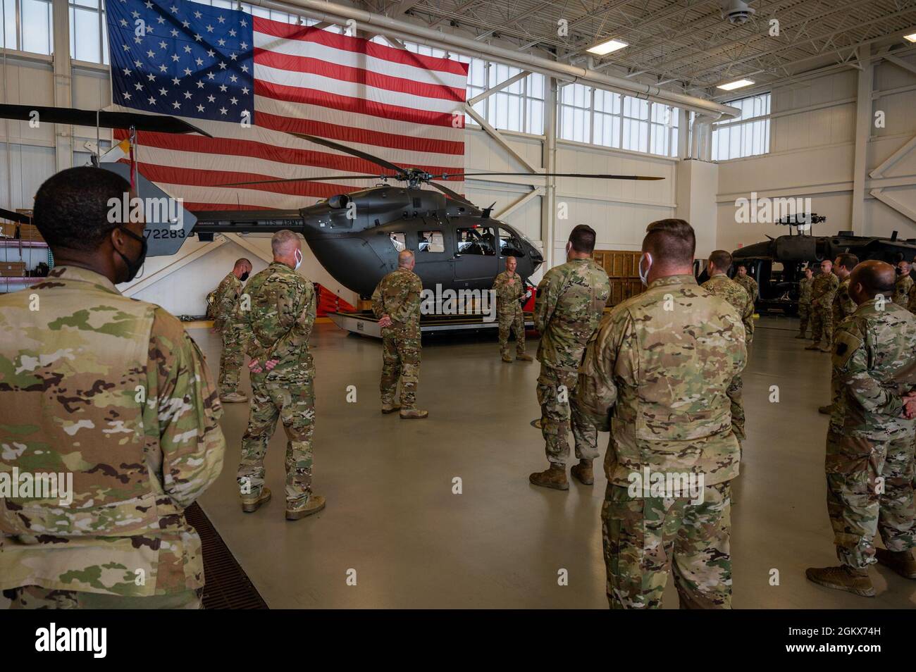 U.S. Army U.S. Army LT. Col. Ryan Smith, Mitte, mit dem 1-150. Assault ...