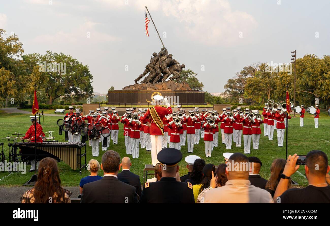 Meister GySgt. Keith Martinez, Drum Major, „The Commandant’s Own“, U.S ...