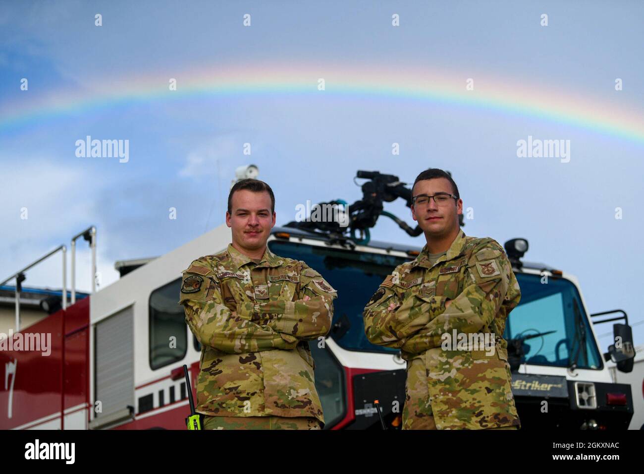 US Air Force Senior Airman Jordan Schrenker, Fahrer der 325. Civil ...