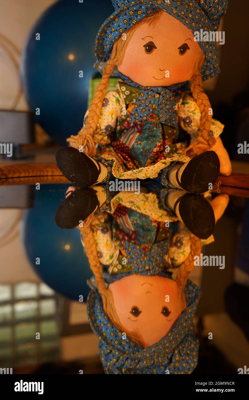 Kleid mich puppe -Fotos und -Bildmaterial in hoher Auflösung – Alamy