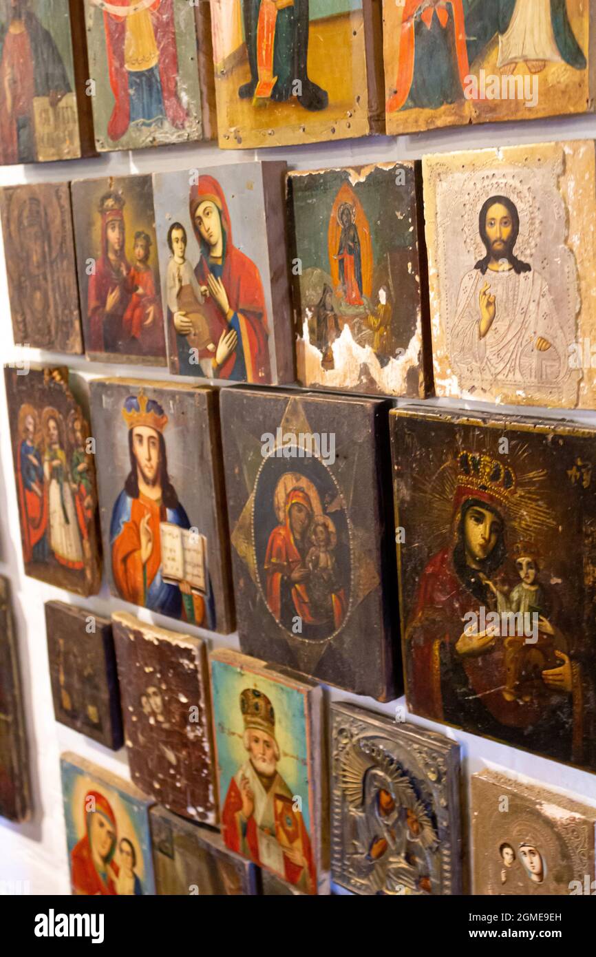 Viele alte Symbole. Orthodoxe Ikone. Bild der Heiligen. Jungfrau Maria ...