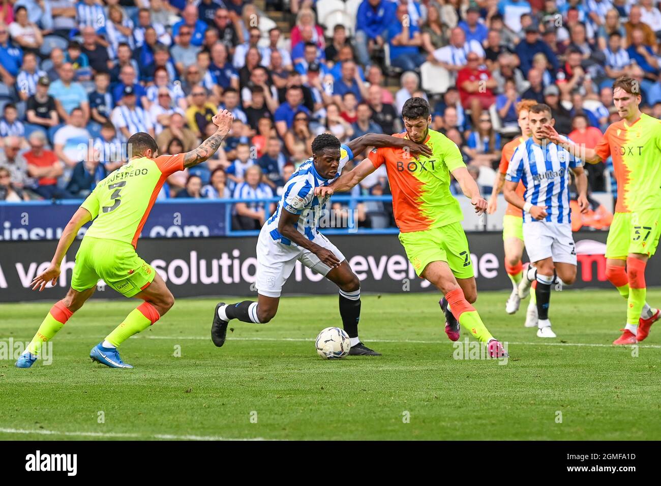 Ryan yates of nottingham forest battles -Fotos und -Bildmaterial in ...