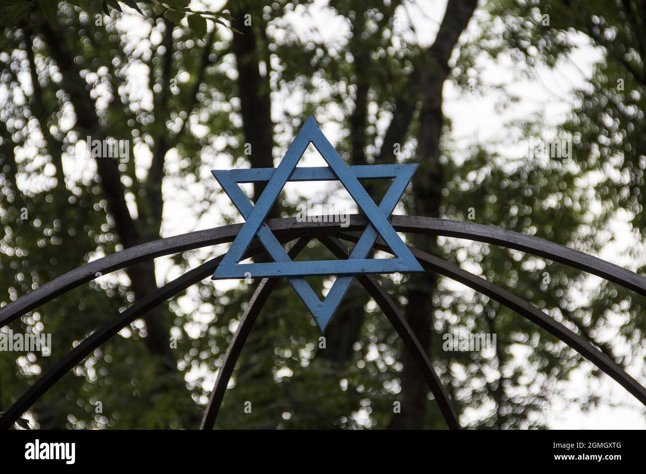 Equilateral arch -Fotos und -Bildmaterial in hoher Auflösung – Alamy